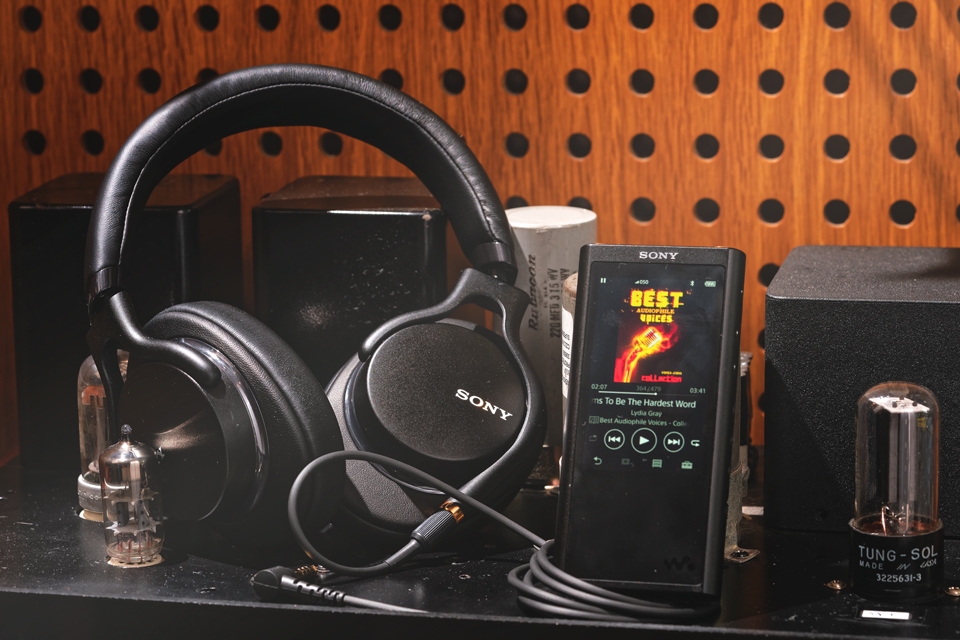 Sony MDR-1AM2 - Ly trà xanh ngọt dịu đến từ Nhật Bản của Sony - Hifi ...