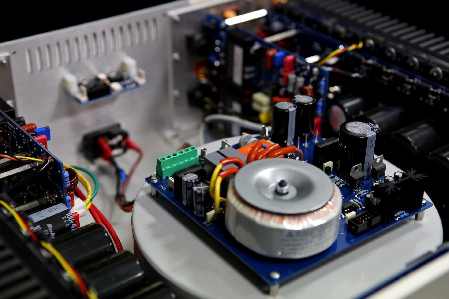 Hiệu suất âm thanh vượt trội đến từ power ampli Audia Flight FLS4 ...